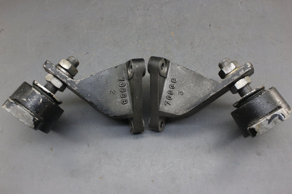 MerCruiser 70938 66284A2 Front Engine Mount Base 898 228 305 350 1975 ...