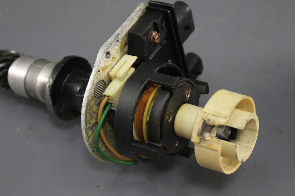 MerCruiser 817377T 811637 GM Distributor 140hp 3.0L 4cyl EST Electroni ...