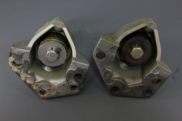 OMC 0980809 910597 Rear Engine Rubber Mount Bracket Stringer 3.0L 4cyl ...